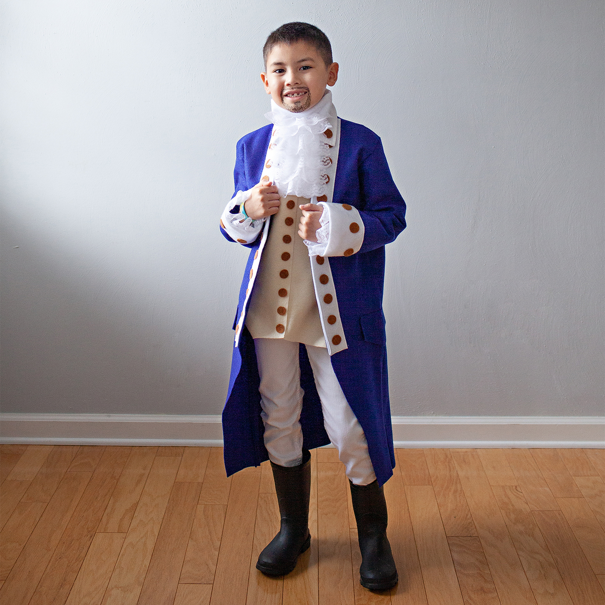 Kids No-Sew DIY Hamilton Halloween Costume | Primary.com | Primary.com
